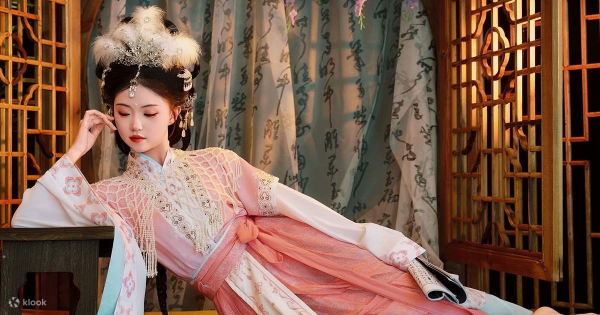 Shanghai Sheng Gong Yan Costume Experience + Dining Experience (Optional Photography Service ...